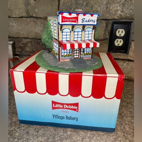 Little Debbie | Accents | 997 Little Debbie Snacks Village Bakery ...